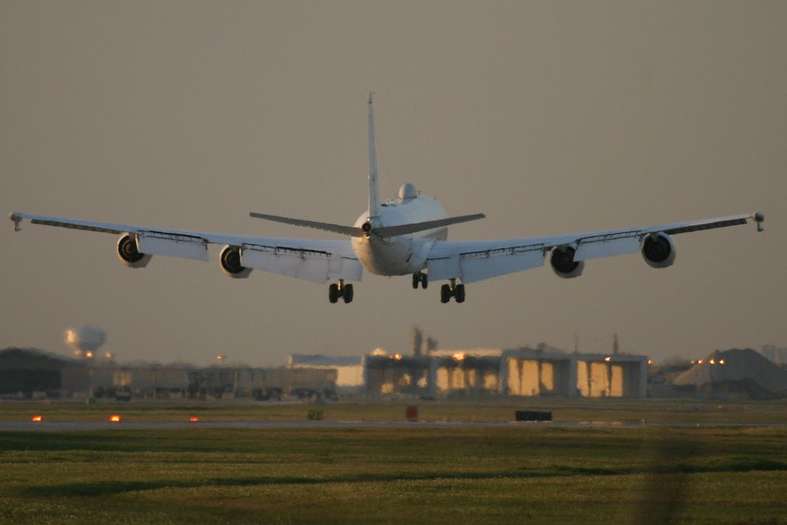 Boeing bei 183 €: Unionseinigung stärkt Aktie, Lieferfrust bremst