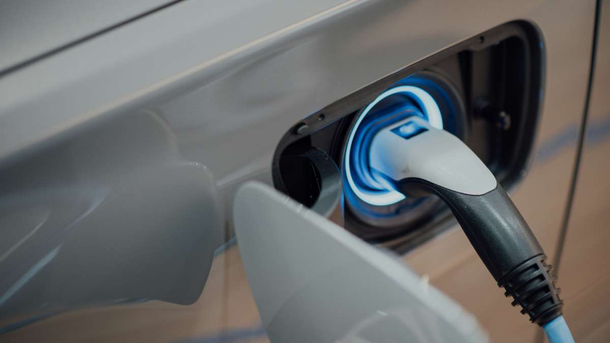 Tesla-Auslieferungen in China fallen um 7 %: Xiaomi und BYD jagen ...